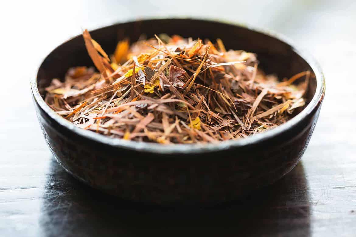 Is It Safe To Drink or Eat Tea Leaves? Risks and Benefits - Cuisine Seeker