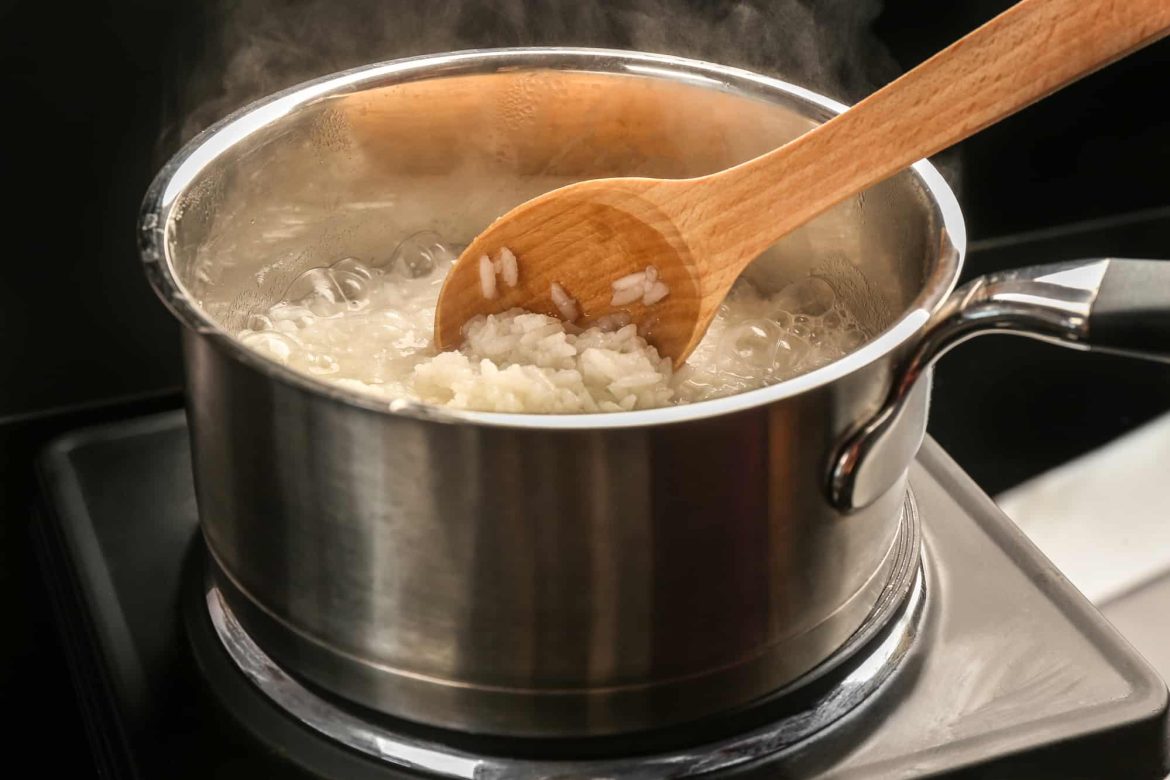 Do You Simmer With the Lid on or Off? Simmering Tips - Cuisine Seeker